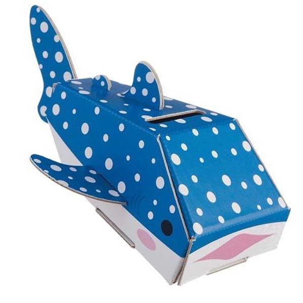 【楽しく作れる貯金箱 ジンベエザメ】ダンボールハンディクラフトシリーズ「dancoo!(ダンク〜！)」楽しく作って貯金ができるよ！【※ご注意事項】当店からメールが届かないお客様へ当店ではご注文をいただいてから翌営業日以内に、「ご注文内容確認...