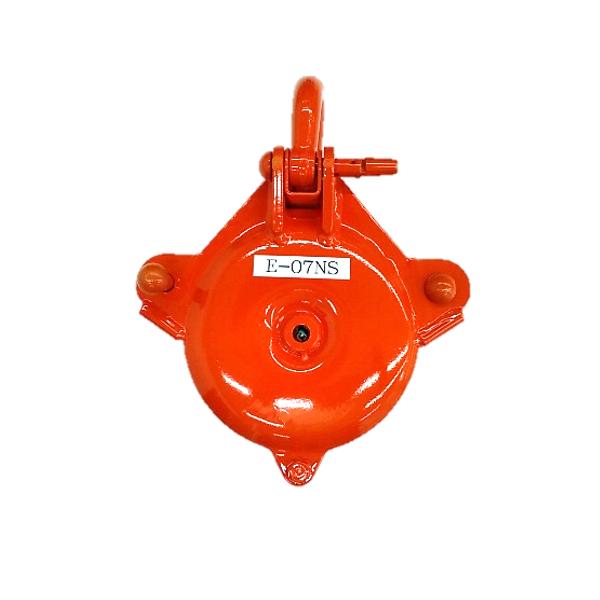 【発売日：2020年12月04日】シーブがMCナイロン製で溝が深いので、繊維ロープに対して当りが柔らかく、擦れにくい構造の滑車です。肩口に小径の樹脂滑車を追加することによって、スイングヤーダの先柱などに使用した際に一時的に策のテンションが抜...