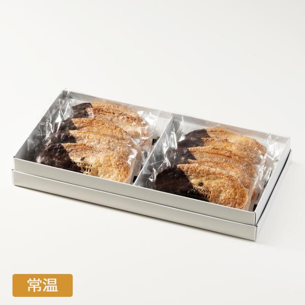 丁寧に生地を重ねてサクサクに焼き上げ、チョコレートを掛けたリーフパイです。＜内容＞　リーフパイ 10枚＜賞味期限＞　製造日より30日＜特定原材料8品目＞　小麦・乳成分＜保存方法＞　直射日光を避け、常温で保存してください。＜配送方法＞　常温便