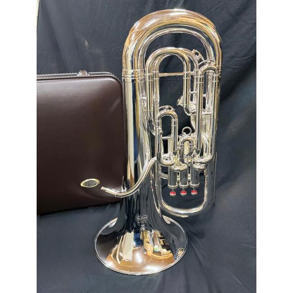 YEP-642S希望小売価格：836000円（税込）2010年12月 発売Neoシリーズ。B♭コンペンセイティングバルブシステムは4ピストンベルはイエローブラス直径300mmボアサイズは15mm（第1〜第3）/16.8mm（第4）、銀メッキ...