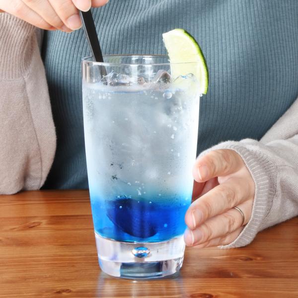 ギフト対応LUNAコレクションのグラスはテーブルをエレガントに魅せるグラスコレクションです。カクテルからソフトドリンクまで、さまざまな種類のドリンクをスタイリッシュに提供するための柔軟性に優れたデザインになっています。その繊細で丸みを帯びた...