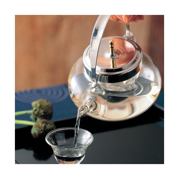 ギフト対応お酒を薄めず保冷する冷酒器≪地炉利≫耐熱ガラス製の酒器なので、テーブルでお酒を美しく上品に演出します。また、夏の冷酒の季節から冬の熱燗の季節になっても耐熱ガラス地炉利でお楽しみいただけます。氷入れが別になっているので、冷酒を薄めず...