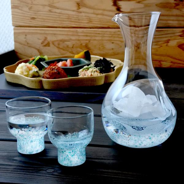 ギフト対応specサイズ　　　：［カラフェ］Φ60(最大100)×H170mm　　　　　　　［盃］Φ55×H65mm容量　　　　：［カラフェ］350ml　　　　　　　［盃］95ml生産　　　　：中国製材質　　　　：ソーダガラス（ハンドメイド...