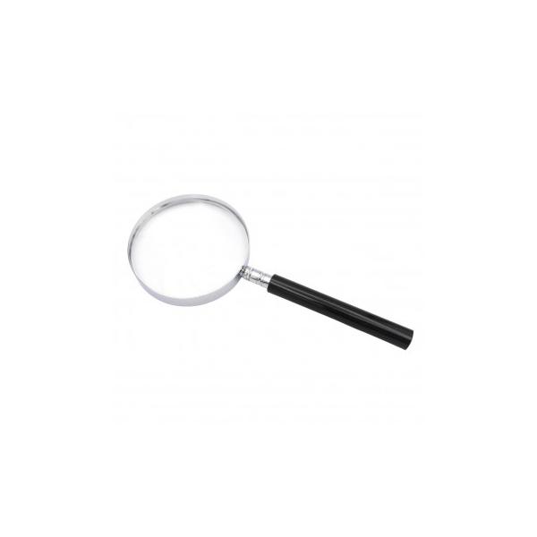 ハードコート付のアクリルレンズ採用で軽くて丈夫なのが特徴です。4倍の小玉レンズ付です。