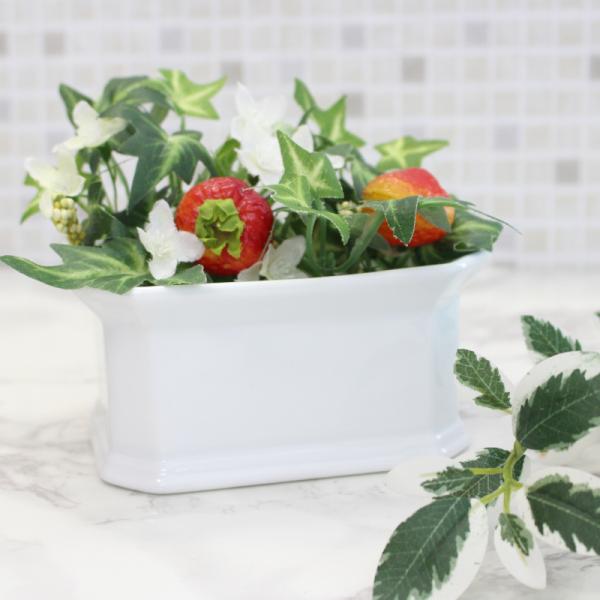 【商品名】白磁 マルチボックス【規格】アウトレット【サイズ】約12.5ｃｍ×9.5 高さ：約6.5ｃｍ　　　　　（内寸：約9.6×6.9　高さ5.2ｃｍ）【重量】約300g前後【容量】満水時 約400cc【素材】陶磁器　電子レンジ…OK　食...