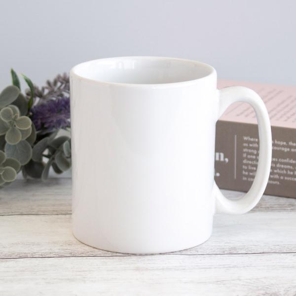 【商品名】スリム持ち手の白ストレート マグ Φ8×h9.3cm【規格】アウトレット【サイズ】　　直径：約8.0cm（持ち手を含む幅：約11.2cm）　　高さ：約9.3cm【重量】約290g【容量】満水時 約310cc【素材】磁器、中国製　電...