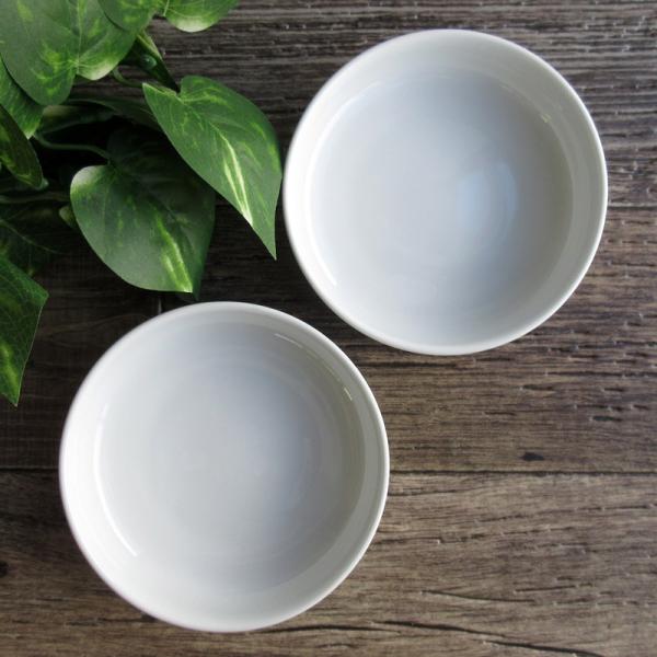 【商品名】白い食器 フードボウル 14.5cm【規格】アウトレット【サイズ】直径 約14.3cm×高さ 約4.2cm【重量】約280g【容量】満水時 約380cc【素材】日本製磁器　電子レンジ…OK　食器洗浄機…OK　オーブン…NG【商品説...