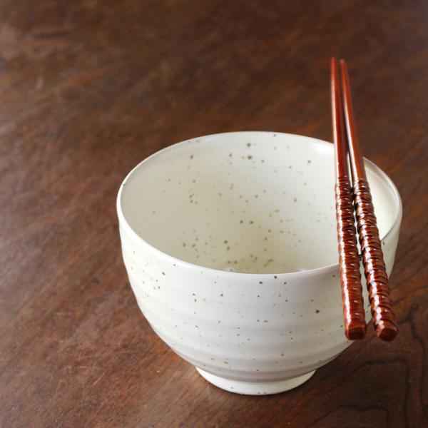 【商品名】梨地おこのみ丼 直径11.7cm【規格】アウトレット【サイズ】直径 約17cm×高さ 約8cm【重量】約320g【容量】満水時 約450cc【素材】日本製磁器（美濃焼）　電子レンジ…OK　食器洗浄機…OK　オーブン…NG【商品説明...