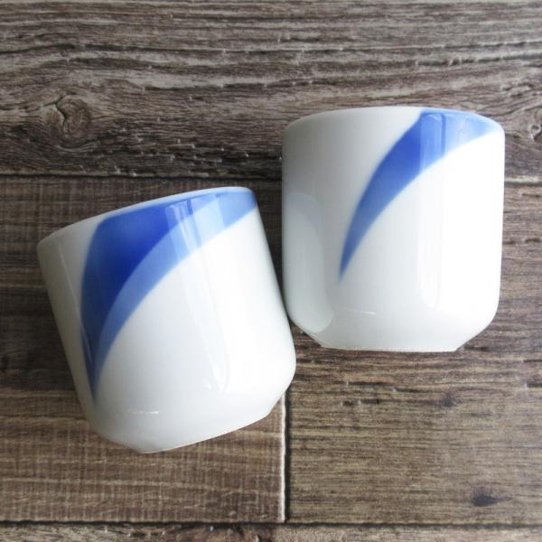 【商品名】ブルーウェーブ 湯呑み 200cc【規格】アウトレット【サイズ】直径 約7.4cm×高さ 約7.5cm【重量】約180g【容量】満水時 約200cc【素材】日本製磁器　電子レンジ…OK　食器洗浄機…OK　オーブン…NG【商品説明】...