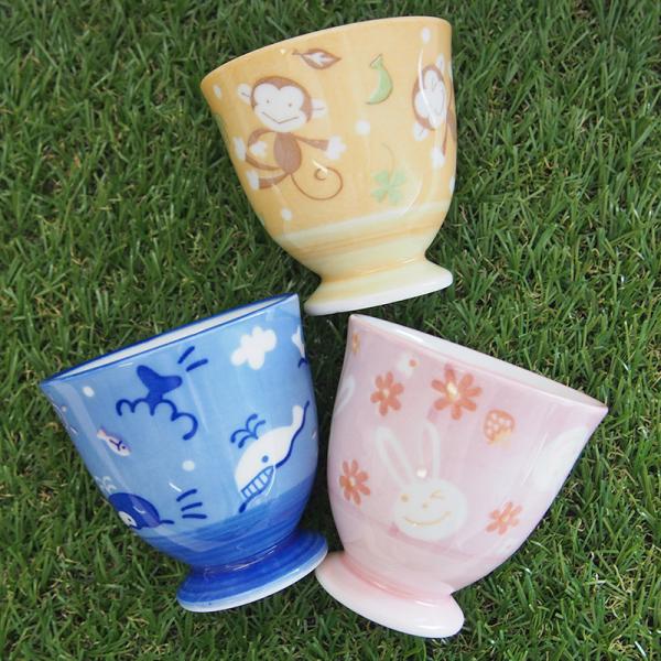 【商品名】キッズ 高台 アニマル フリーカップ（3柄選択） 【規格】アウトレット【サイズ】直径：約7.4cm×高さ：約7.3cm【重量】約100g【容量】約160cc（満水時）【素材】磁器　電子レンジ…OK　食器洗浄機…OK　オーブン…NG...