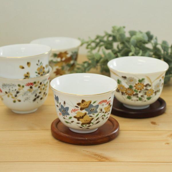 【商品名】季節の草花 反り煎茶（5柄選択・1個売り）【規格】アウトレット【サイズ】直径：約8.2cm×高さ：約5.7cm【重量】約100g【容量】約150cc (満水時)【素材】磁器　電子レンジ…NG　食器洗浄機…NG　オーブン…NG【商品...