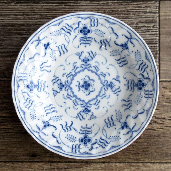 【商品名】青唐草模様  リムスープ皿 21cm【規格】アウトレット【サイズ】直径 約21cm×高さ 約4.3cm【重量】約350g【容量】---cc（満水時）【素材】日本製磁器　電子レンジ…OK　食器洗浄機…OK　オーブン…NG【商品説明】...
