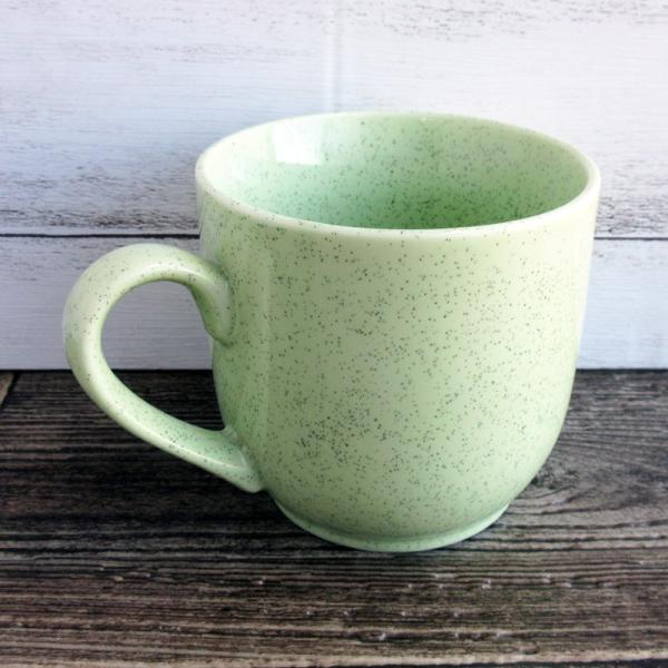 【商品名】梨地グリーン 大きめサイズのU型マグカップ【規格】アウトレット【サイズ】直径 約9cm（取っ手含む 約12.3cm）×高さ 約8.5cm【重量】約340g【容量】満水時 約350cc【素材】日本製磁器　電子レンジ…OK　食器洗浄機...