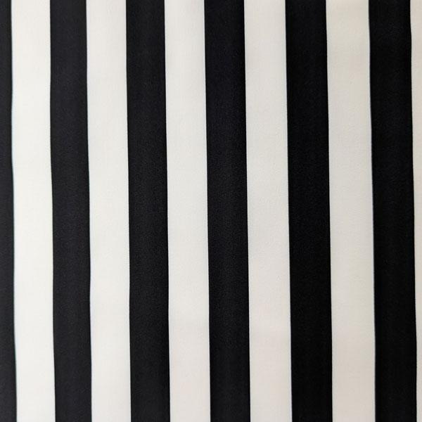 広巾ポリエステル合繊ストレッチ（YEX660）ストライププリント（白黒）素材：ポリエステル100%生地巾：135cm日本製ネコポス便：2m（数量4）まで可能です。国産高級合繊プリント生地　プライス品♪やや薄地の合繊プリント生地です程よいスト...