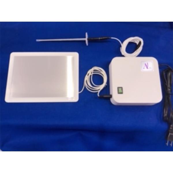 商品詳細  ●セット内容:高周波本体、電極プレート、電極スティック    ●直径:(本体)15×15×4.5cm    　　　(プレート)23.5×17.5cm  電源:AC100V〜110V    消費電力:3W    定格周波数:50/...