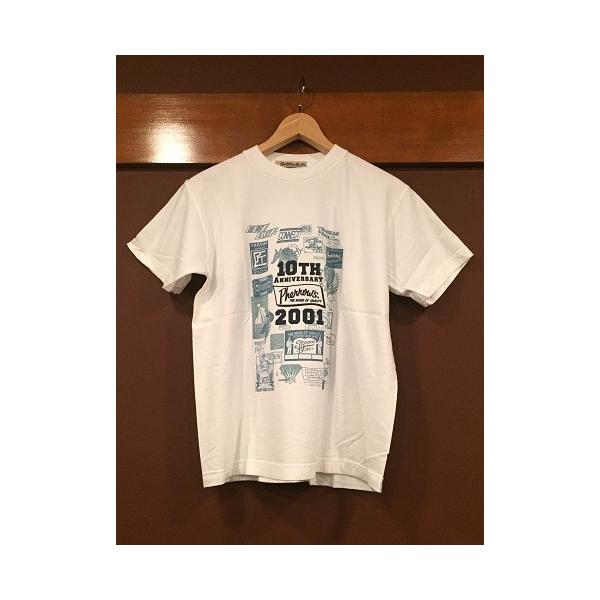 ２００１年にリリースされたフェローズのデッドストックTシャツです。１０周年を記念して企画されたスペシャルエディションです。フェローズが展開していた幻のレーベルのロゴが一堂に会した超レアTシャツです。ボディーカラーはホワイトのみとなっています...