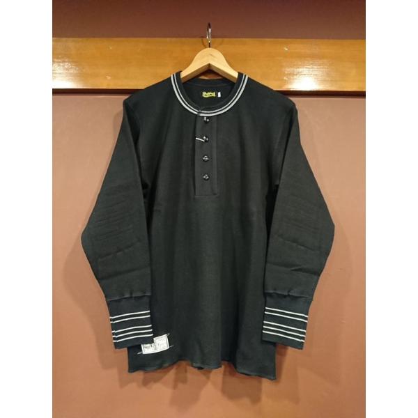 ダッパーズ(Dapper's)のヘンリーネックサーマルロングスリーブTシャツ(Classical Henley Neck Mesh L/S Tee LOT1501)です。オリジナルファブリックの16/-メッシュ生地を使用して製作されたサーマ...