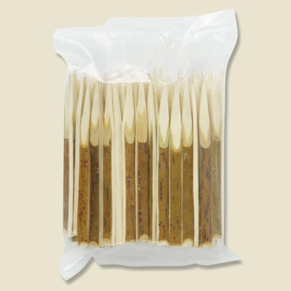 黒文字で作られた高級感のある菓子楊枝です。<br>サイズ　６×３×９０ｍｍ<br>材質　天然木（黒文字）<br>入り数　100本