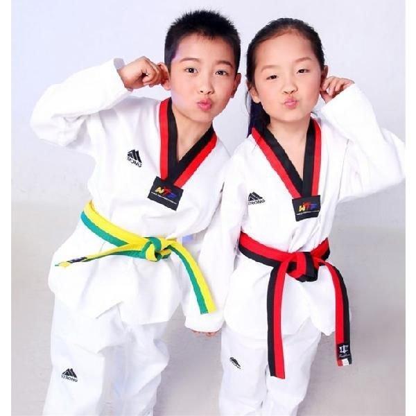 柔道着 格闘技用品 武道用品 空手着★最高級素材を使用しており、着心地がすごく柔らかく、肌にまとわりつきにくくなっております。★初心者から有段者まで幅広くご利用可能なテコンドー衣です。★みんなでテコンドーをがんばろう。◆商品詳細◆●素材：綿...
