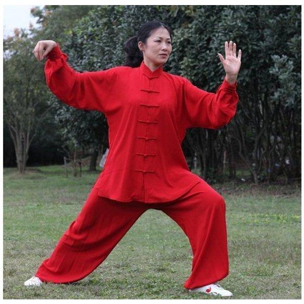 ポリエステル 表演服 功夫服 武術教室★天然素材ならではの肌触りで、身体に吸い付くようにフィットし、しなやかな曲線を演出します。★布地がとてもしっかりしているので、ストンと落ちてきれいなシルエット。★プレゼントとしても人気のある太極拳服です...