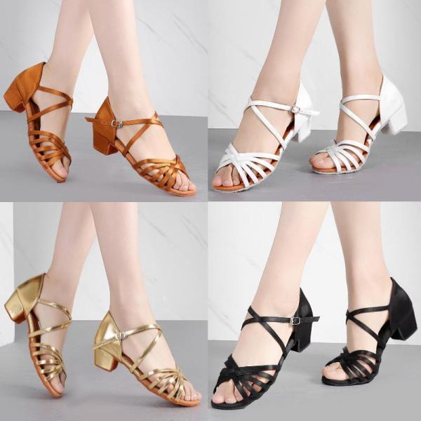 優雅な雰囲気が漂うダンスシューズ。丁寧に設計された様式でエレガントな印象を与えます。柔軟性に優れたソールで快適に着用できます。練習用靴としても演出用靴としてもぴったり。サイズについて測り方により誤差が生じる場合がございます。同じサイズでもカ...