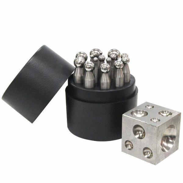 飾り金具や飾りボタン(コンチョ)の製作に!地金を球面状に絞り成形をするときに使用するサイコロ玉台＆矢坊主突き棒のセット！地金をなましてサイコロ台の球面のくぼみに合わせ・矢坊主を当て・のべ槌等で叩き球面状の飾り金具やボタンの成形製作などに使用...