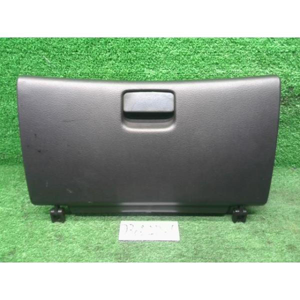 **** 商品説明を必ずご確認ください ****部品管理番号：230222000170210部品名：グローブBOX部品区分：リサイクル品車名：インプレッサ車両タイプ名：4ドアハードトップ通称型式：GC8A48D-BJ認定型式：E-GC8年式...