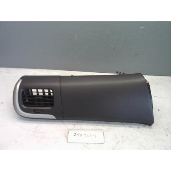 **** 商品説明を必ずご確認ください ****部品管理番号：240807000270210部品名：グローブBOX部品区分：リサイクル品車名：デリカＤ2車両タイプ名：5ドアハッチバック通称型式：MB15SMBSQ認定型式：DBA-MB15S...