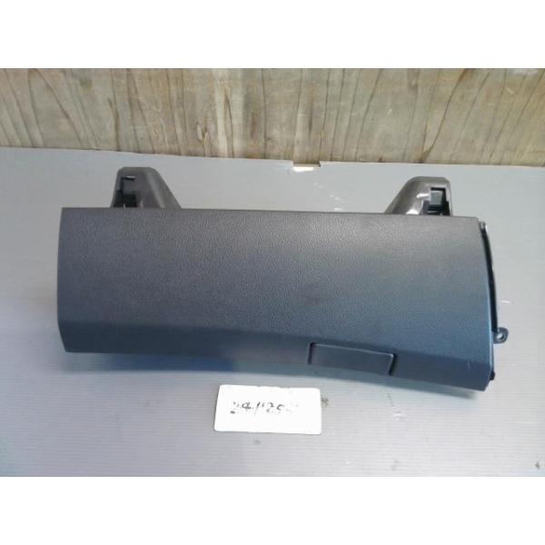 **** 商品説明を必ずご確認ください ****部品管理番号：241128000770210部品名：グローブBOX部品区分：リサイクル品車名：カローラフィールダー車両タイプ名：ステーションワゴン通称型式：NZE141GAWXNKY認定型式：...