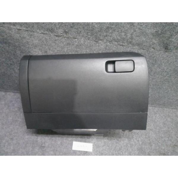 **** 商品説明を必ずご確認ください ****部品管理番号：241206000370210部品名：グローブBOX部品区分：リサイクル品車名：VW ポロ車両タイプ名：5ドアハッチバック通称型式：WVWZZZ6R認定型式：DBA-6RCBZ年...