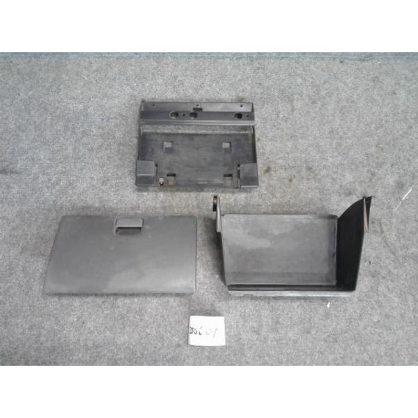 **** 商品説明を必ずご確認ください ****部品管理番号：250605000670210部品名：グローブBOX部品区分：リサイクル品車名：サンバー車両タイプ名：ケイトラック通称型式：KS4D31N認定型式：V-KS4年式：1994年11...