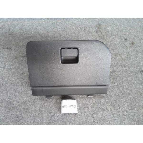 **** 商品説明を必ずご確認ください ****部品管理番号：250904000570210部品名：グローブBOX部品区分：リサイクル品車名：ハスラー車両タイプ名：5ドアハッチバック通称型式：MR52SHTXP-J認定型式：4AA-MR52...