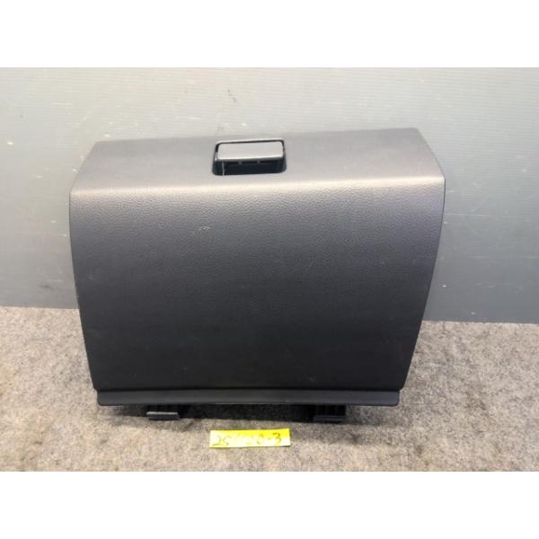 **** 商品説明を必ずご確認ください ****部品管理番号：251120000370210部品名：グローブBOX部品区分：リサイクル品車名：ＡＺワゴン車両タイプ名：5ドアハッチバック通称型式：MJ23S認定型式：DBA-MJ23S年式：2...