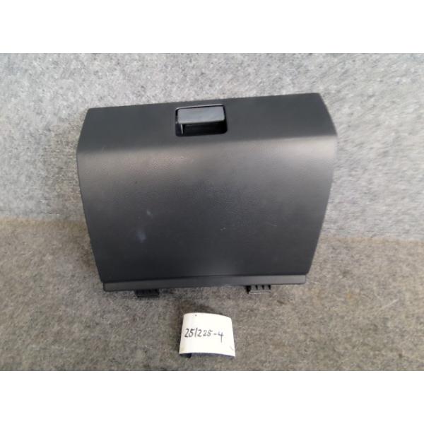 **** 商品説明を必ずご確認ください ****部品管理番号：251226000370210部品名：グローブBOX部品区分：リサイクル品車名：ワゴンＲ車両タイプ名：5ドアハッチバック通称型式：MH23SWSXE-2認定型式：DBA-MH23...