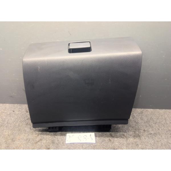 **** 商品説明を必ずご確認ください ****部品管理番号：260423000570210部品名：グローブBOX部品区分：リサイクル品車名：ワゴンＲ車両タイプ名：5ドアハッチバック通称型式：MH23SWSXE-SA2認定型式：DBA-MH...