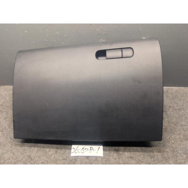 **** 商品説明を必ずご確認ください ****部品管理番号：260528000170210部品名：グローブBOX部品区分：リサイクル品車名：ＣＸ−５車両タイプ名：5DJワゴン通称型式：KE2AW認定型式：LDA-KE2AW年式：2015年...