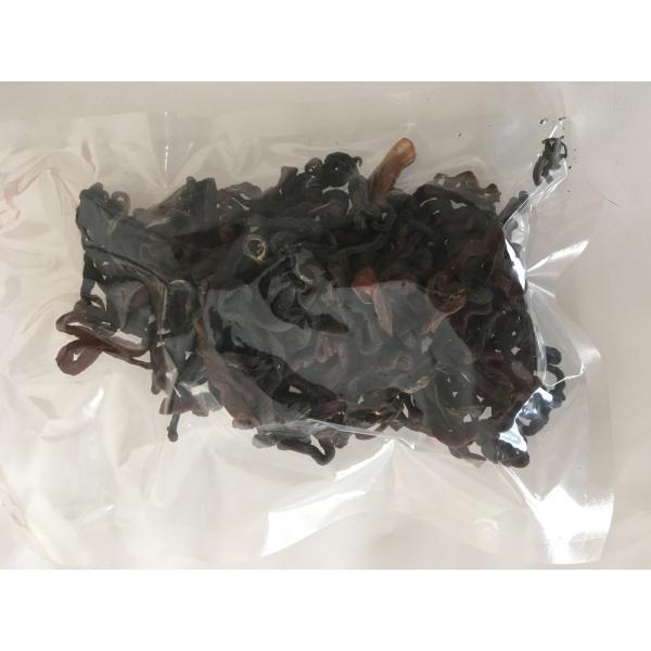 令和２年度産！新潟県と山形県にまたがる飯豊連峰で採れた極太のゼンマイを丁寧に揉みながら天日で干し上げました。戻すと約８倍から９倍になります。十分に戻すと小指ほどの太さになります。切らずに丸ごと煮る一本煮や油炒め、お味噌汁やナムルなどでお召し...