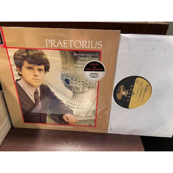 M>EX＋>EX>VG＋>VG盤面：EXジャケット：VG(CUTあるため。画像参照。ジャケ下部８センチほど糊付け外れ。)付属物：特筆事項：通販商品ですので状態に神経質な方の購入はお控えください。【レコードコンディショ...