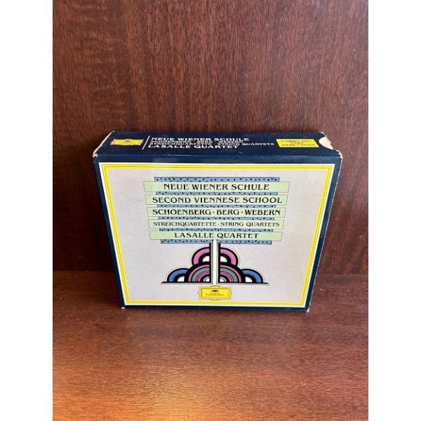 商品の状態:中古品として概ね良好な商品です。特筆事項:ケースに黄ばみ,一部CD留め部壊れ、CD再生部でない部分に白濁色あり。注意事項：あくまで中古品ですので、ケースや盤に多少のスレや傷などある場合がございます。特記しない場合は付録などの付属...