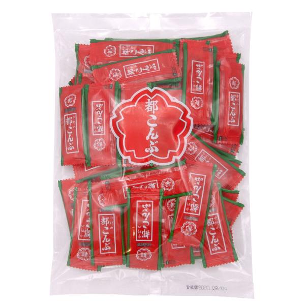 「都こんぶ」の個包装を大容量パックにしたお徳用！2袋合計で、コンビニやスーパーで見かける小箱（15g入）のおよそ17箱分！都こんぶは、国内産昆布を使用し、“魔法の白い粉”をまぶした旨スッパい酢こんぶです。発売から80 数年を経った今でも愛さ...