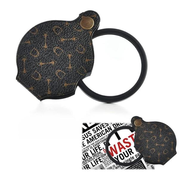 【商品名】　Coollooda ルーペ 拡大鏡 15倍 手持ちルーペ ポケットルーペ 虫眼鏡 折り畳み式拡大鏡 携帯便利 観察ルーペ 読書 観察 ブラッ 【商品説明】　・【仕様】サイズ：約90*70*10 mm（折りたたみ）、160*70*...