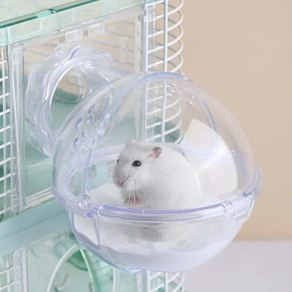 【商品名】　Emoi ハムスター トイレ砂浴び 大きめ ハムスターバスルーム ハムスター ケージ外付け ゴールデンハムスター用 清潔トイレ 砂の部屋 お 【商品説明】　・【ハムスター家大きい空間】サイズもゆったりで、効果的に防止砂飛び散り。...