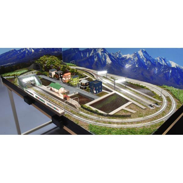 鉄道模型Ｎゲージ用レイアウト（撮影日：2026年3月15日）Ｎゲージ用　複線120x60cm　2線ヤード　豪華照明付き（照明は電池BOXにて簡単にON/OFF出来ます。単三電池2本ｘ2BOX）鉄道模型Ｎゲージの車両等を走らせることのできるレ...