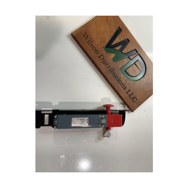 PIZZATO FG 60AD6D0A FG60AD6D0A ) Bracket Attached And IncludedPizzato FG 60AD6D0A FG60AD6D0A）ブラケットが添付され、含まれています