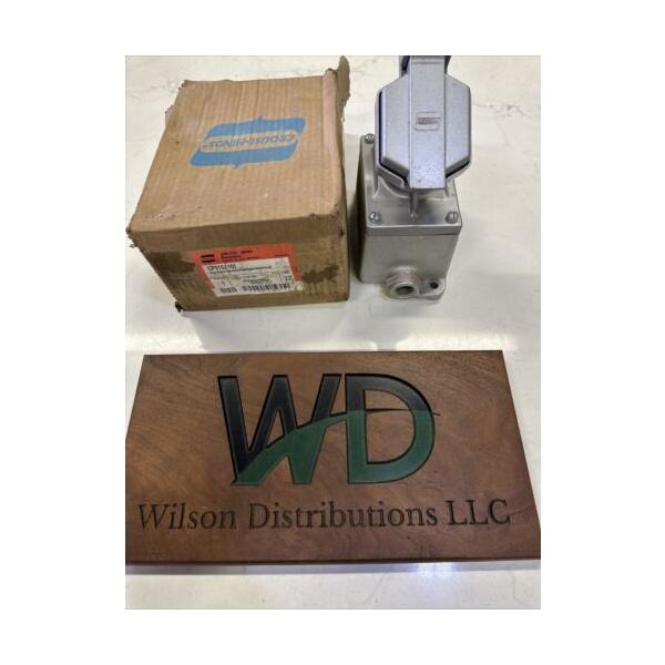 Crouse Hinds CPS152-101 M6 Delayed Action Circuit Breaking Receptacle 20A 1/2""Crouse Hinds CPS152-101 M6遅延アクション回路破壊レセプタ...
