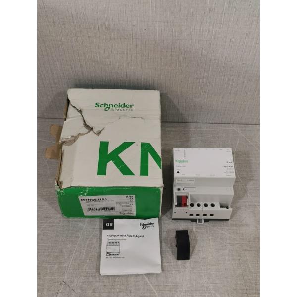 SCHNEIDER ELECTRIC MTN682191 RG-K/x4 ANALOG INPUT- NEW BUT BROKEN BOXシュナイダーエレクトリック MTN682191 RG-K/x4 アナログ入力 - 新品ですが壊れたボックス