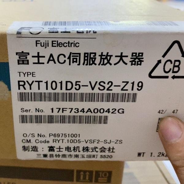 1PC NEW FUJI RYT101D5-VS2-Z19 AC SERVO DRIVER RYT101D5VS2Z19 *1PC NEW FUJI RYT101D5-VS2-Z19 ACサーボドライバーRYT101D5VS2Z19 *