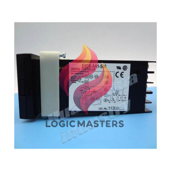 1PCS NEW Omron thermostat E5CK-AA1-5001 個の新しいオムロンサーモスタット E5CK-AA1-500