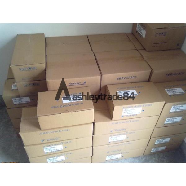 1PCS new YASKAWA SERVO MOTOR SGM7A-06A7A61 SGM7A06A7A611 個の新安川サーボモーター SGM7A-06A7A61 SGM7A06A7A61