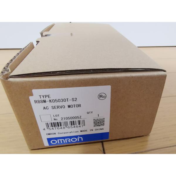 ※他店舗でも販売を行っておりますため、ご購入前に在庫確認をお願いいたします。※店舗直通アドレス：sb18shop@gmail.com【新品　国内発送　インボイス対応　送料無料】OMRON R88MK05030TS2 ACサーボモータ 50W